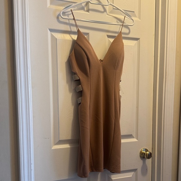 Windsor | Dresses | Windsor Tan Backless Dress With Side Cutouts | Poshmark